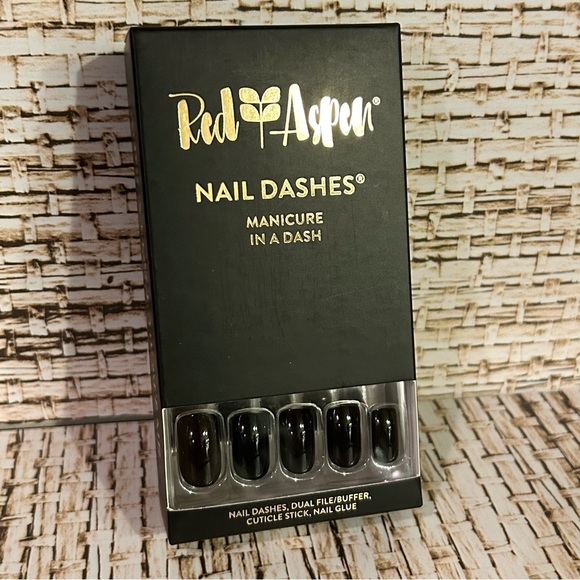 Red Aspen | Makeup | Annas Black Tie Affair | Poshmark